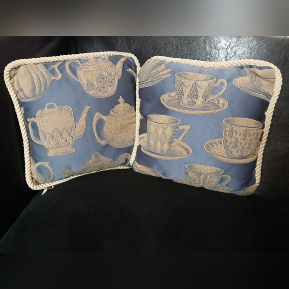 Bedding | Vintage 11x11 Blue Decorative Throw Pillows With Beige Teapot ...